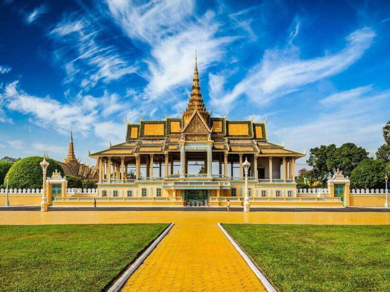 Koh Dach Silk Island and Phnom Penh City Private Day Tour - Key Points