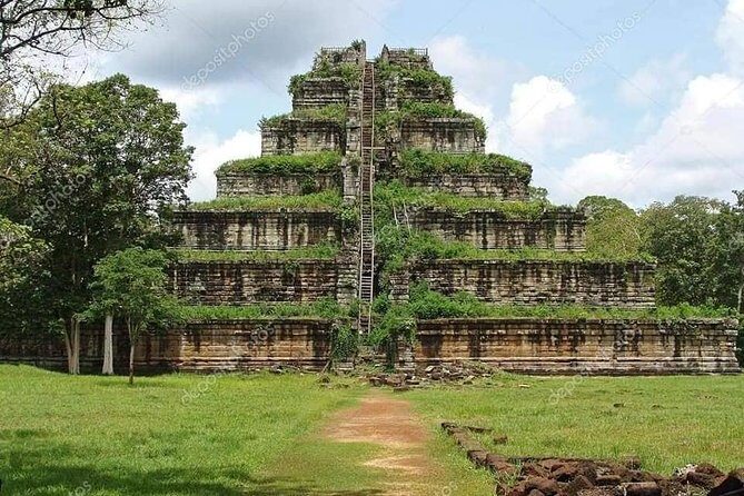 Koh Ker & Preah Vihear - Exploring Prasat Beng Mealea: Nature’s Overgrown Temple