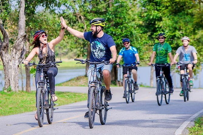Koh Kret Island Bike Tour from Bangkok with Mon Culture & Lunch - Discovering Koh Kret Island: A Guided Bicycle Ride from Bangkok