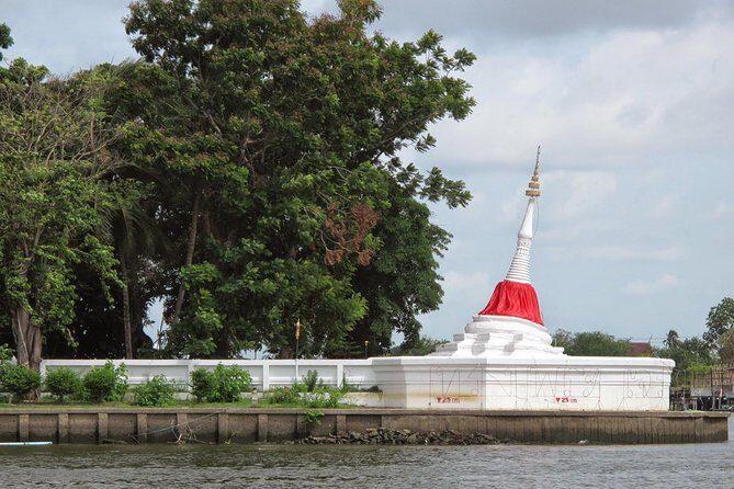 Koh Kret Island Bike Tour from Bangkok with Pad Thai Lunch - The Lunch: Genuine Thai Flavors by the Riverside
