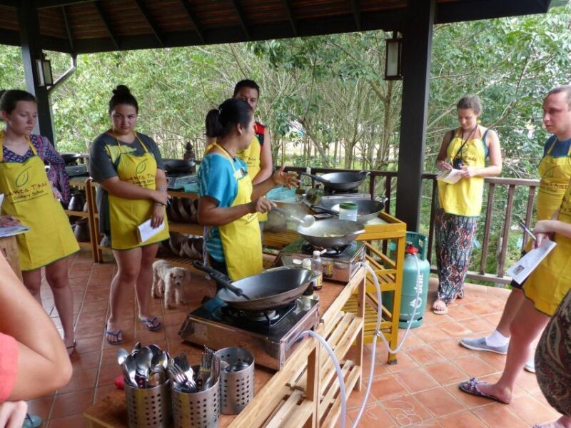Koh Lanta: Evening Course at Lanta Thai Cookery School - Practical Details & Tips