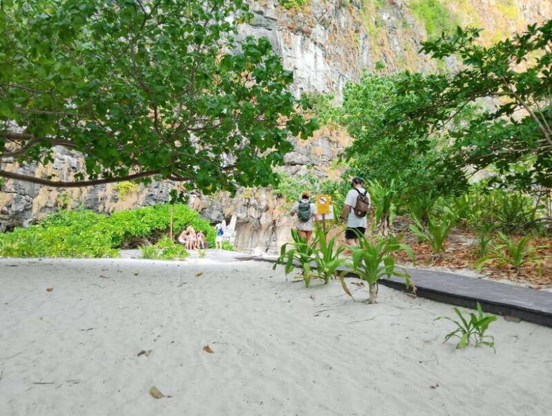Koh Lanta: Tin's Speedboat Odyssey to Bamboo Island & Beyond - Bamboo Island: Lunch and Leisure in Paradise