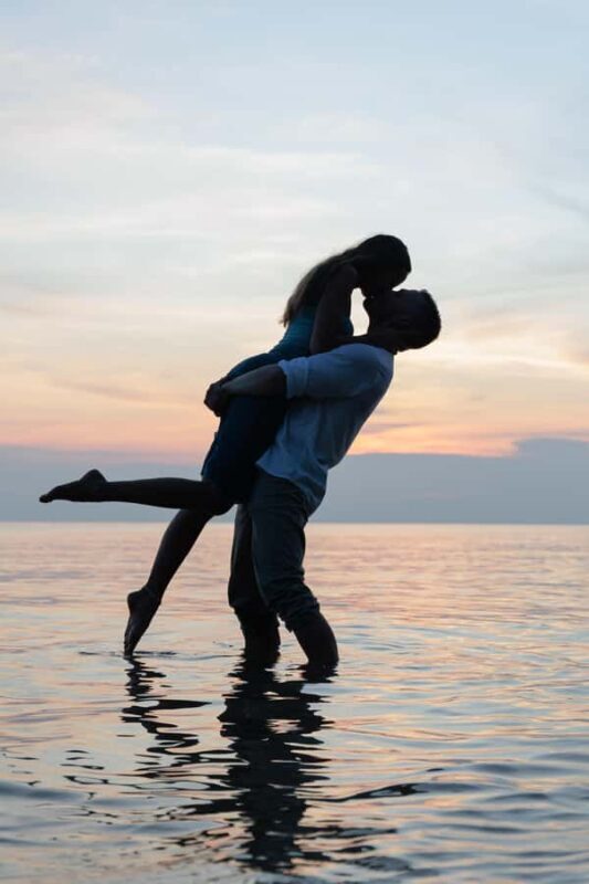 Koh Phangan: Couple Photoshoot Session with 80 Photos - Capturing Love in Koh Phangan: A Detailed Review of the Couple Photoshoot Session