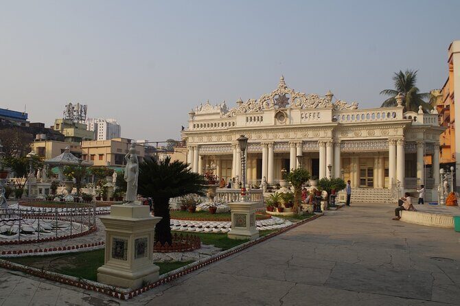 Kolkata 8 Hour Private City Tour Including Hotel Transfers by Car - Parashnath Jain Temple: A Spiritual Oasis