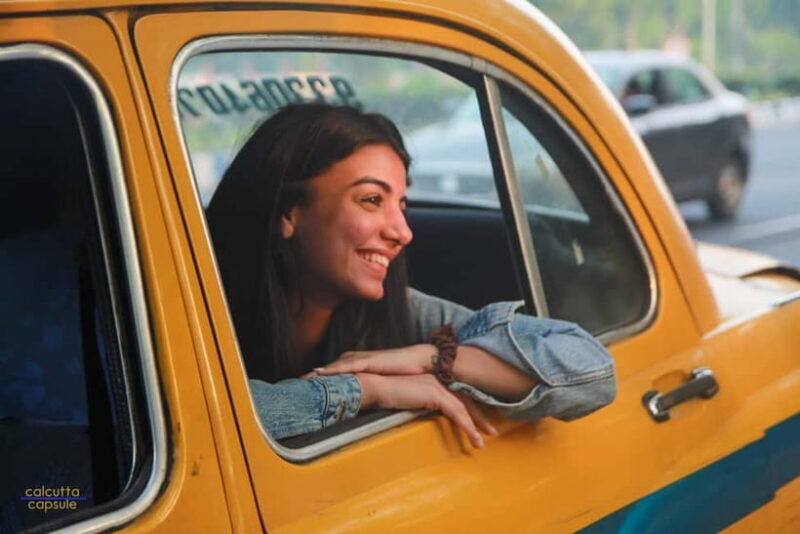 Kolkata: Magic Hour Tour with Breakfast - Traditional Breakfast at a 250-Year-Old Eatery