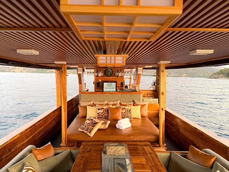 Komodo: Full-Day Sailing Trip by New Luxury Phinisi - An Authentic Sailing Adventure in Komodo