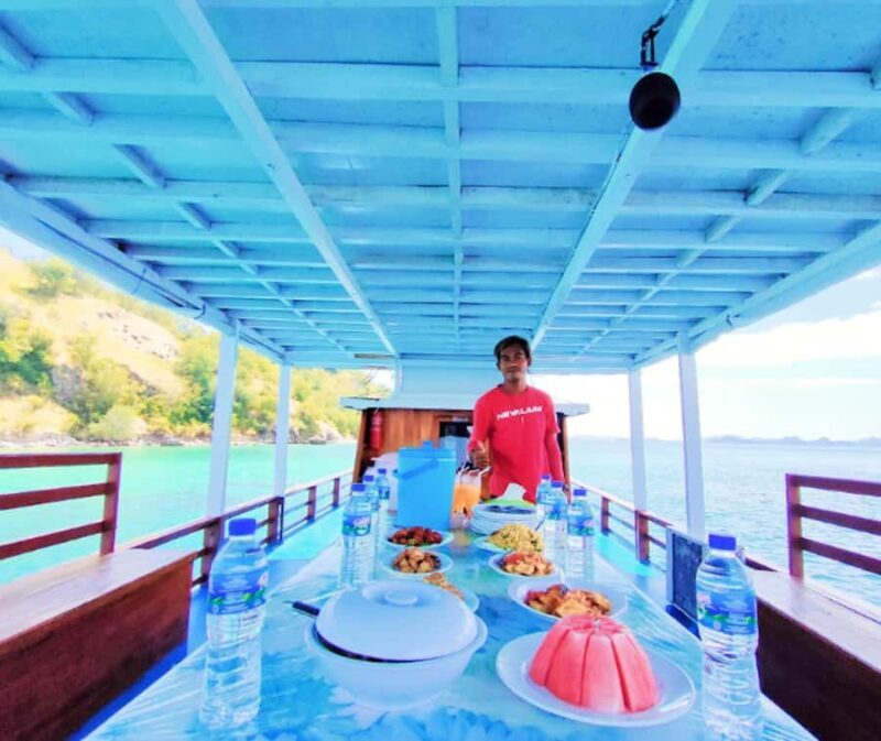 Komodo: Slow Voyage 2D1N Overnight Sailing Experience - Key Points