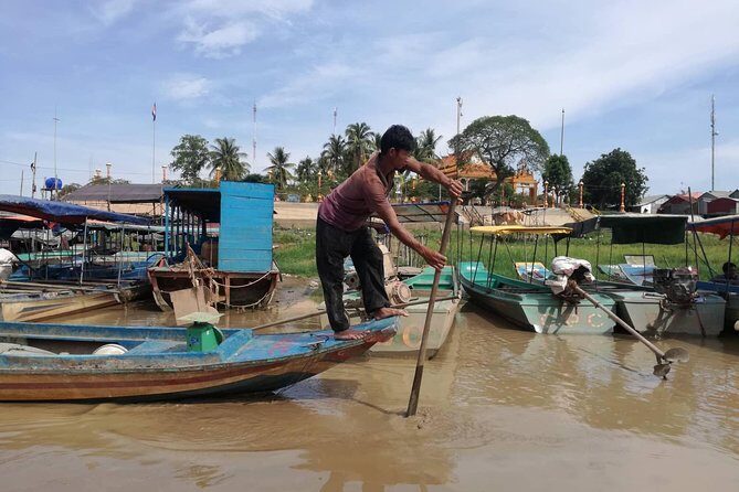Kompong Kleang Floating Village on the Tonle Sap Lake - An In-Depth Look at the Kompong Kleang Floating Village Tour
