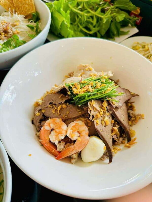 Kon Tum: City Highlights and Local Flavors Tour with Pickup - Who Should Consider This Tour?