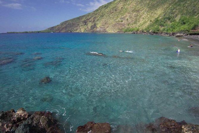 Kona Tour: Bee Farm, Kona Coffee, and National Historical Parks - Kealakekua Bay: The Iconic Viewpoint