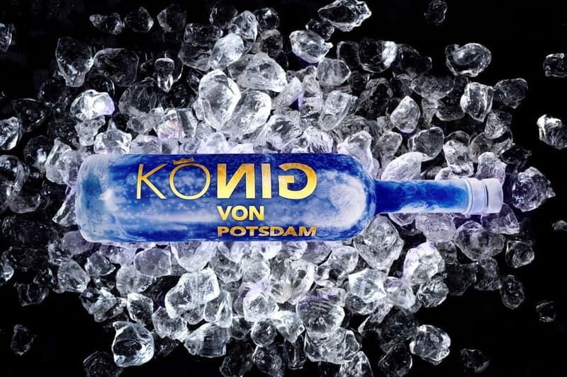 KÖNIG VON POTSDAM  Exclusive gin tasting with regional character - The Production & Botanicals: A Glimpse into Authentic Craftsmanship
