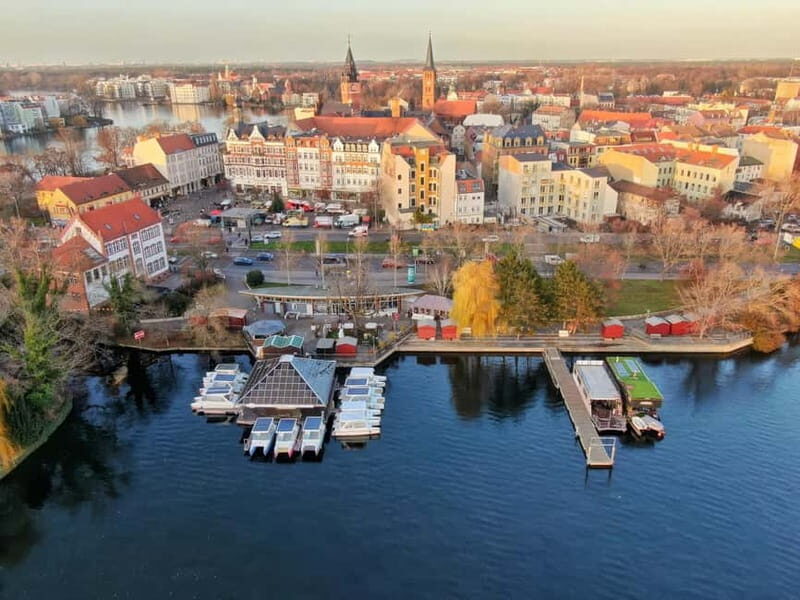 Köpenick Berlin: Self-Drive Boat Tour for up to 8 people - A Relaxed, Self-Guided Exploration