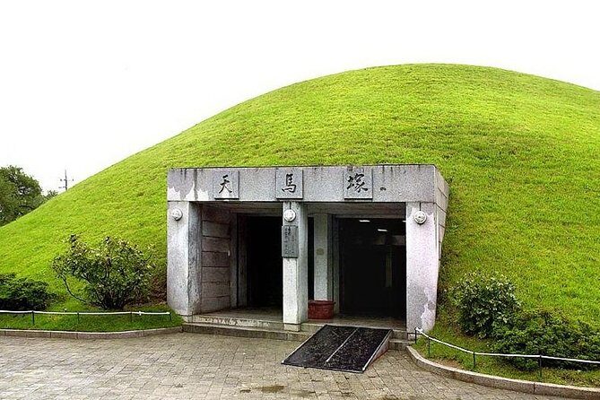 Korail Day Trip to Gyeongju's Unesco World Heritage Sites from Seoul - Daereungwon Tomb Complex: A Walk Through Royal Burial Grounds