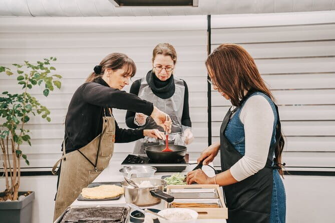 Korea Cooking Class with 3 stars Michelin Chef & Content creators - Discovering the Joy of Korean Cooking: A Hands-On Class with Michelin Excellence