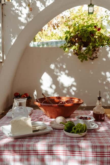 Koronos: Cook, Craft & Explore a Traditional Naxian Village - Meal and Wine: A Taste of Naxos’ Flavors