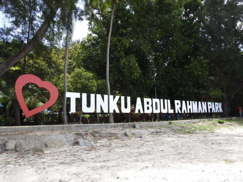 Kota Kinabalu: Island Hopping with Snorkeling & Meal - Key Points