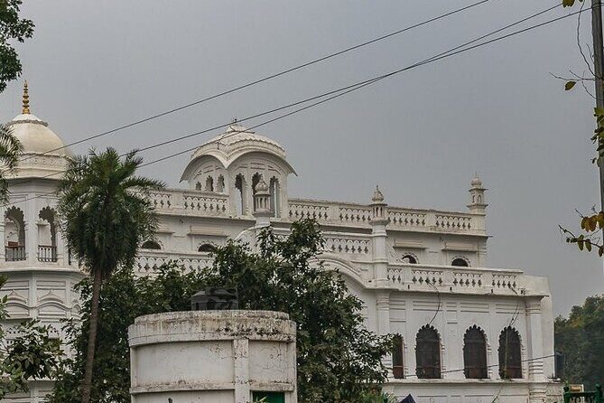 Kotwara Insight: A Visit to Muzaffar and Meera Ali's Home in Lucknow - Practical Details