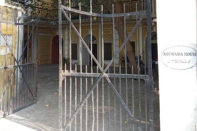 Kotwara Insight: A Visit to Muzaffar and Meera Ali's Home in Lucknow - Who Will Love This Tour?