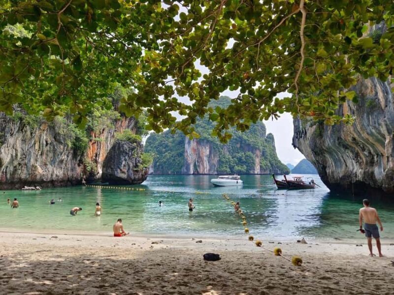 Krabi Hong Island + 4 Island by Luxury Vintage Boat - Stop 2: Lading Island
