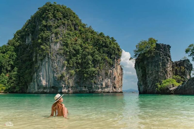 Krabi Hong Island + 4 Island by Luxury Vintage Boat - Return journey and transfer