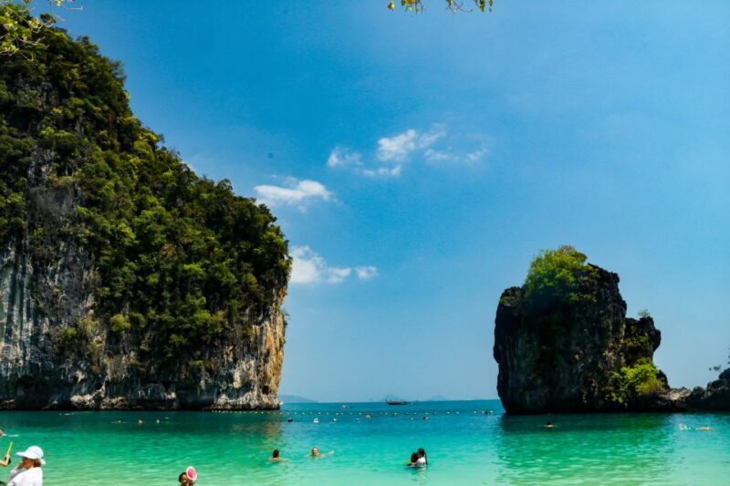 Krabi: Hong Island Day Trip by Speedboat with Thai Lunch - The Itinerary in Detail: What to Expect on This Day Trip
