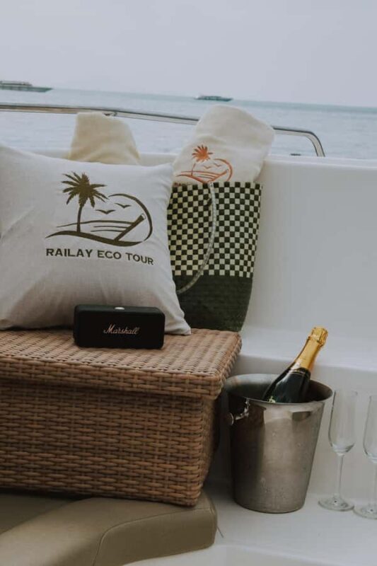 Krabi: Hong Islands Private Luxury Speed Boat Half/Full Day - Key Points