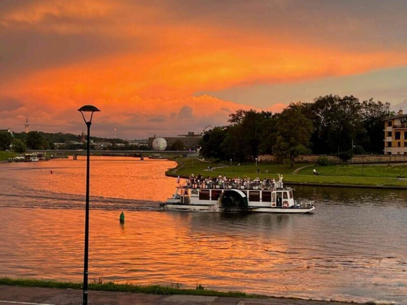 Krakow: 1-Hour Evening Vistula River Cruise - What You Can Expect from the Experience