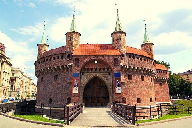 Krakow and Wieliczka Small Group Tour from Lodz with Lunch - FAQ