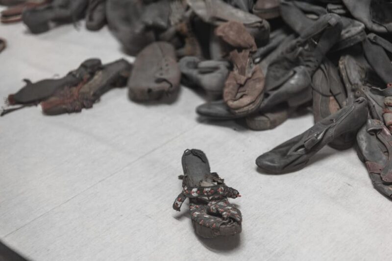 Krakow Auschwitz-Birkenau Memorial Guided Tour Meeting Point - Detailed Breakdown of the Itinerary