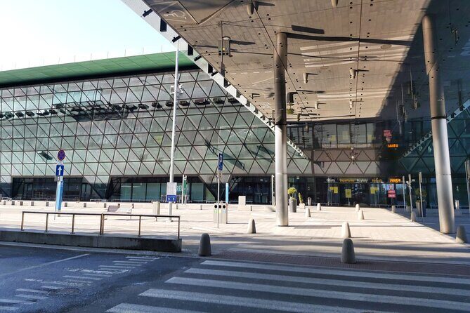 Kraków Balice Airport Transfer: Private One Way - A Closer Look at the Kraków Balice Airport Transfer