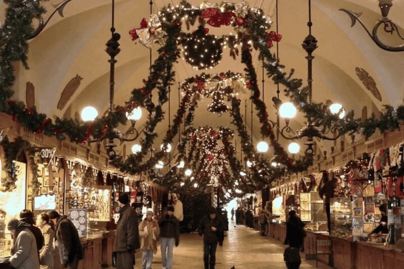 Krakow: Christmas Market and City Highlights Walking Tour - Exploring Historic and Architectural Gems