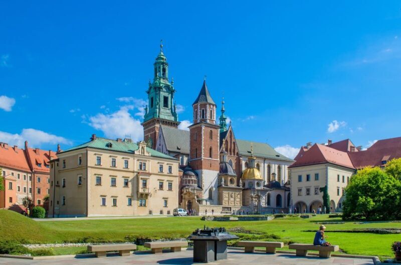 Krakow: Daily Wawel Cathedral Guided Tour with Admission - A Closer Look at the Tour Experience