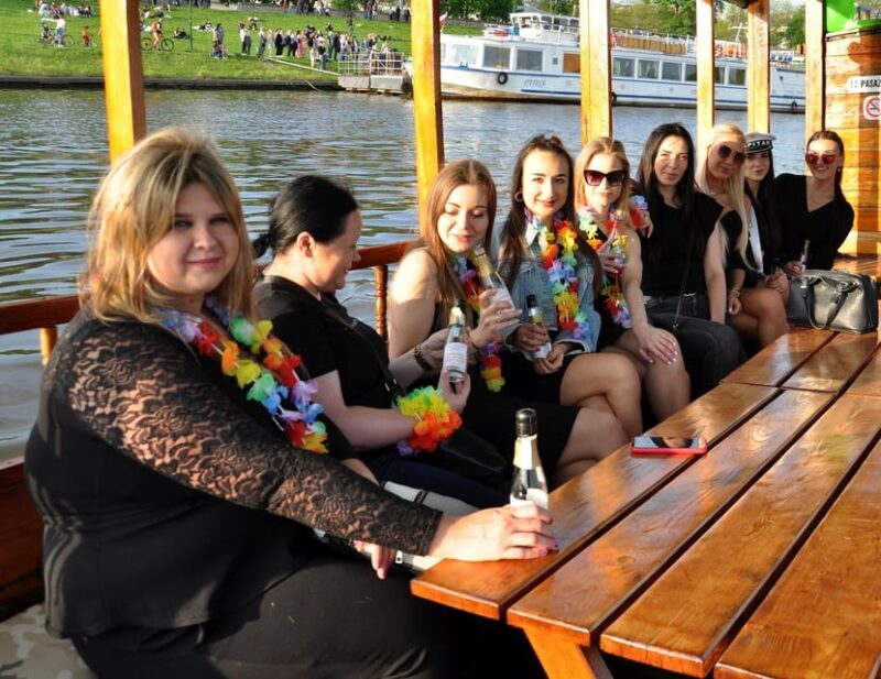 Krakow: Evening or Night Gondola Cruise - Who Will Love This Tour