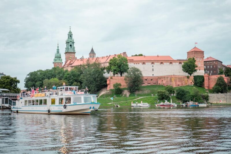 Kraków: Evening or Night River Cruise - Practical Details and Tips