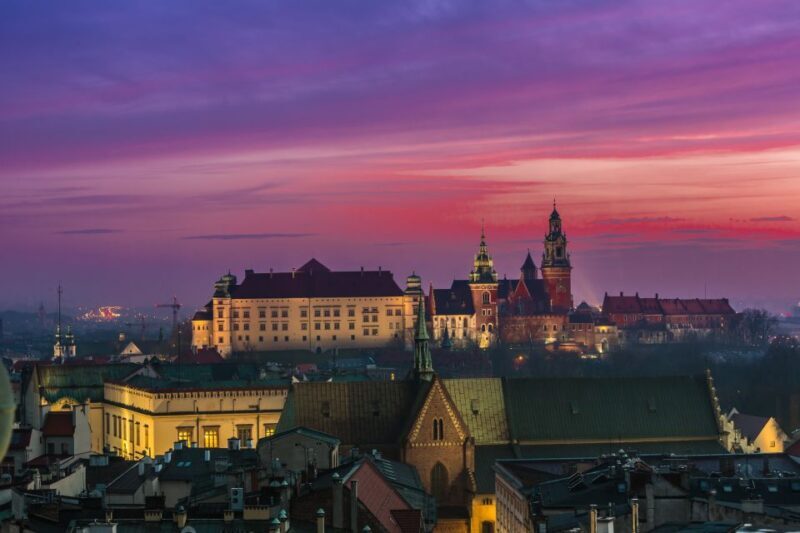 Krakow: Evening Walking Tour with Spooky Stories - A Closer Look at the Tour Itinerary