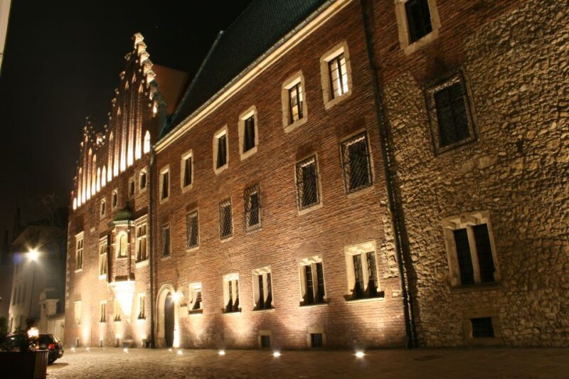 Krakow: Evening Walking Tour with Spooky Stories - What Reviewers Love Most