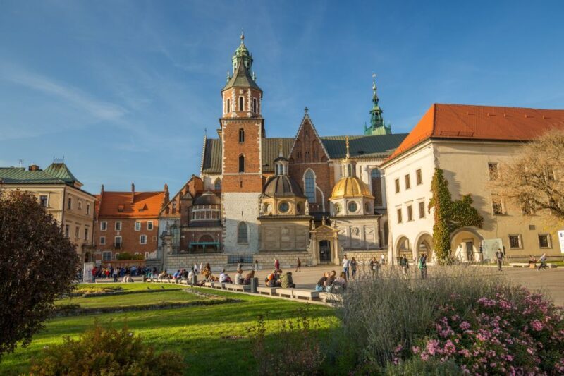Krakow: Guided Wawel Tour, Lunch, and Vistula River Cruise - Key Points