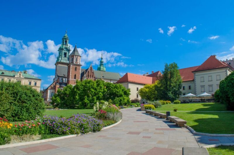 Krakow: Highlights of Old & New Town Private Walking Tour - Whats Included and What to Consider