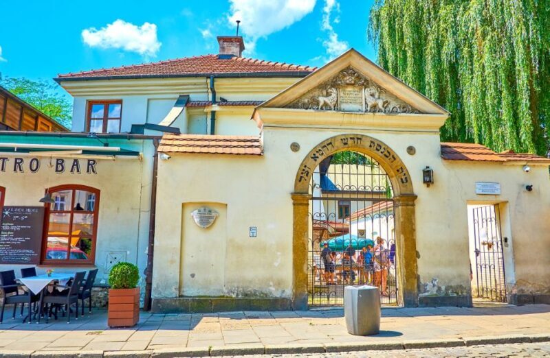 Kraków: Jewish Quarter, Auschwitz, And Salt Mine 3-Day Tour - Day 2: Auschwitz - A Place of Reflection and Learning
