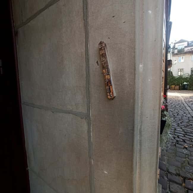 Krakow: Kazimierz Jewish Quarter Guided Walking Tour - Who Should Consider This Tour?