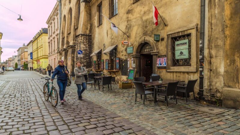 Krakow: Kazimierz Jewish Quarter Walking Tour - In-Depth Review of the Kazimierz Jewish Quarter Walking Tour