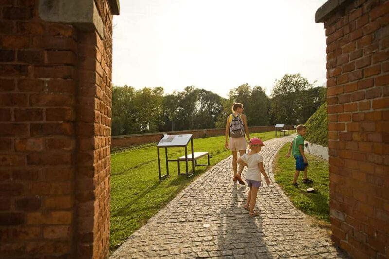 Krakow: Kociuszko Mound Entry Ticket with Exhibitions - Key Points