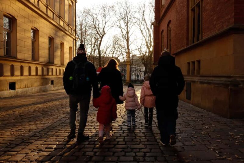 Krakow: Legends of Krakow: A Magical Family Walking Tour - The Wawel Dragon: Krakow’s Most Famous Legend