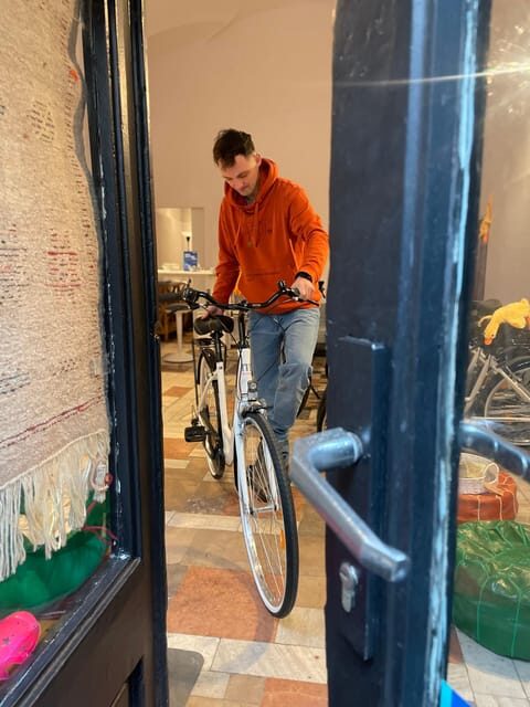 Krakow: Old Town and Kazimierz Guided Bike Tour - Key Points