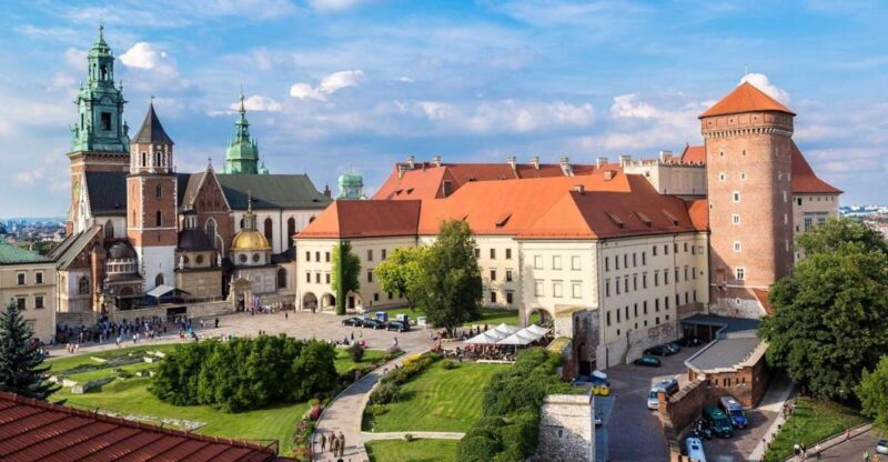 Krakow: Old Town Golf Cart Walk and Wawel Castle Guided Tour - An Honest Look at the Experience