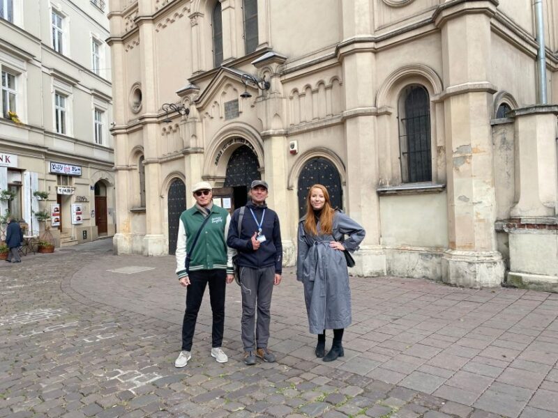 Krakow: Old Town Highlights Walking Tour - The Balance: Pros and Cons