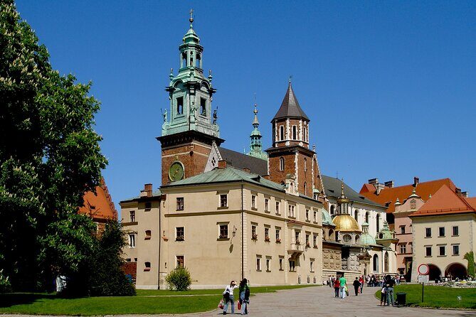 Krakow: Old Town, Jewish Kazimierz and Ghetto Sightseeing by Electric Golf Cart - The Experience: What Travelers Can Expect