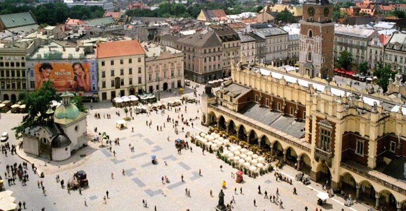 Krakow Old Town & Kazimierz Highlights Tour by Electric Car - Who Should Consider This Tour?