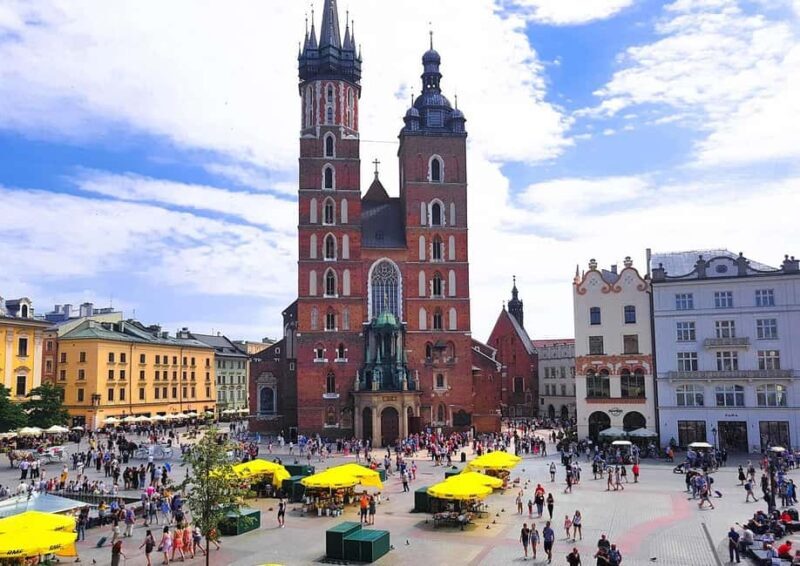 Krakow: Old Town Walking Tour with Private Guide - What Makes This Tour Stand Out?