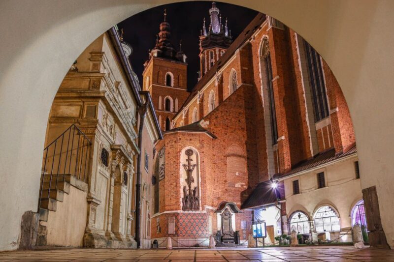 Kraków: Old Town & Wawel Castle Walking Tour - An In-Depth Look at the Experience